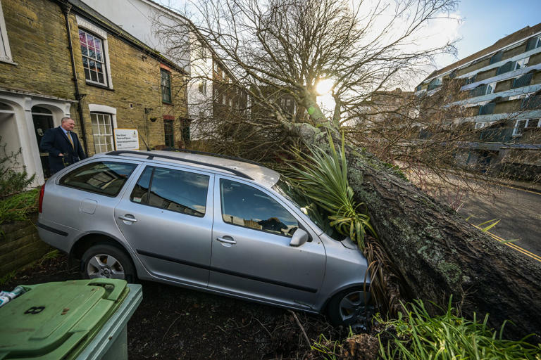 Storm Goretti live: Travel chaos as fresh snow and ice warnings issued
