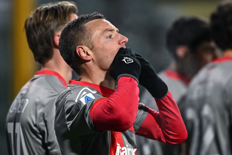 Jamie Vardy reaches another milestone but Leicester City icon is denied ...