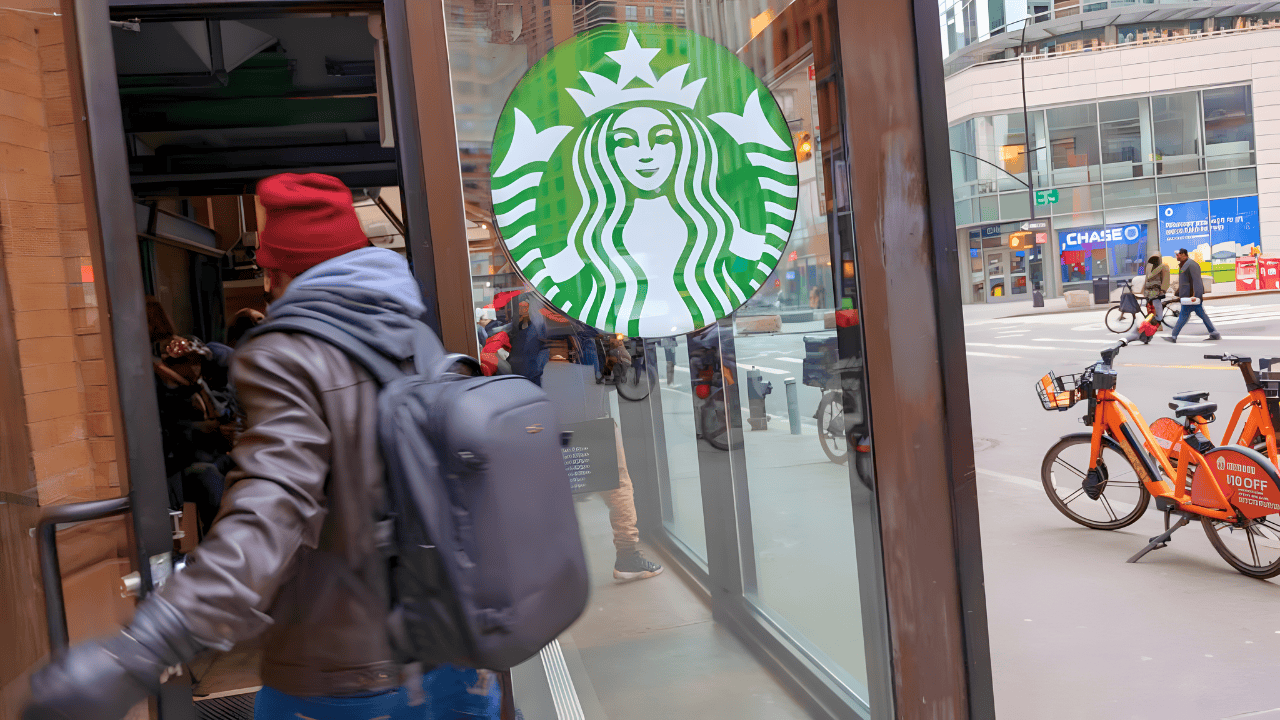 Starbucks $1B overhaul shuts 400 US locations leaving thousands without ...