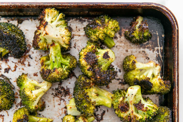 This 3-ingredient broccoli is the low-effort side I make all the time