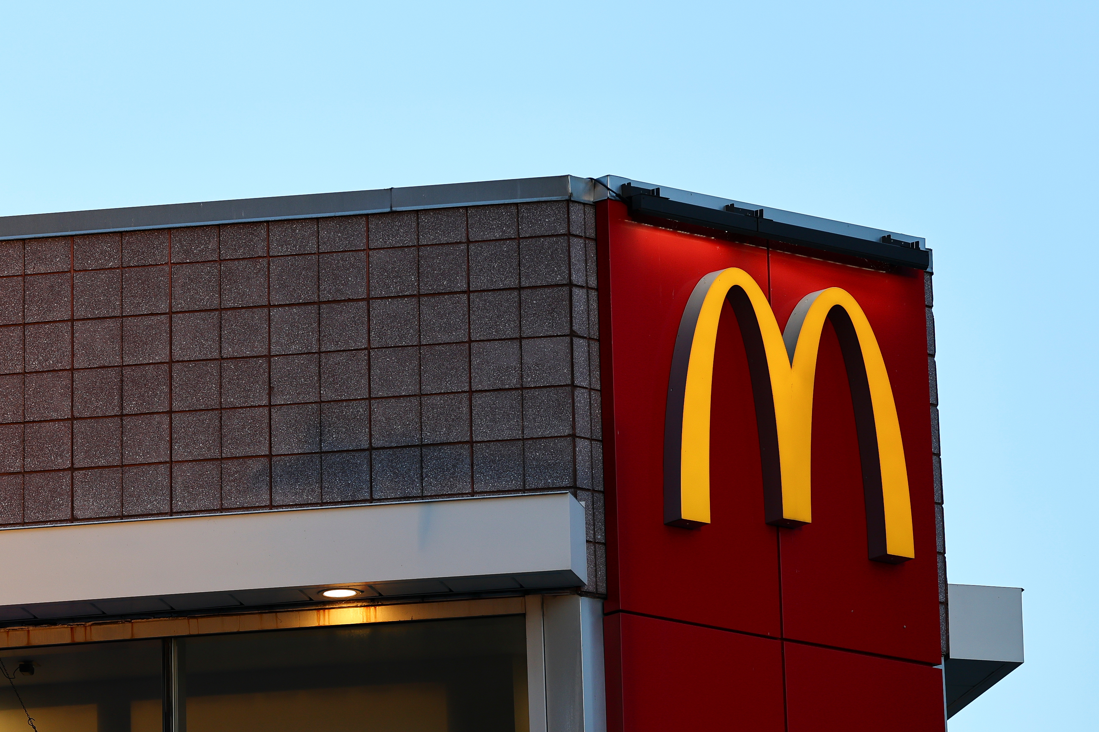 McDonald's responds after no-ICE sign seen at Minnesota location