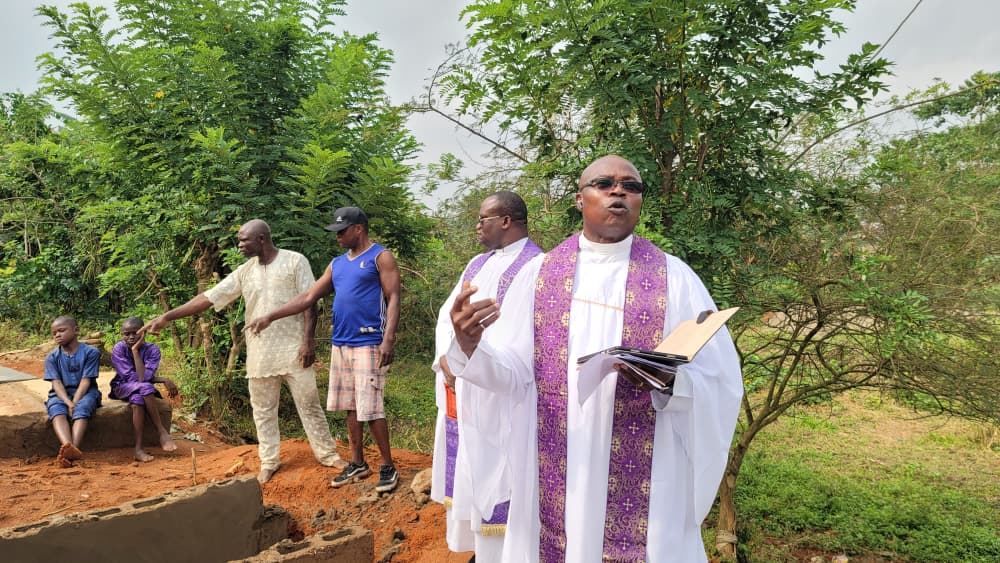 Photos: Tears as slain FRSC officer, daughter buried in Osun