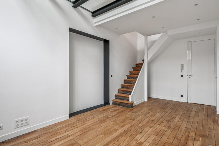 À vendre, un atelier d’artiste Art nouveau dans l'une des rue les plus ...