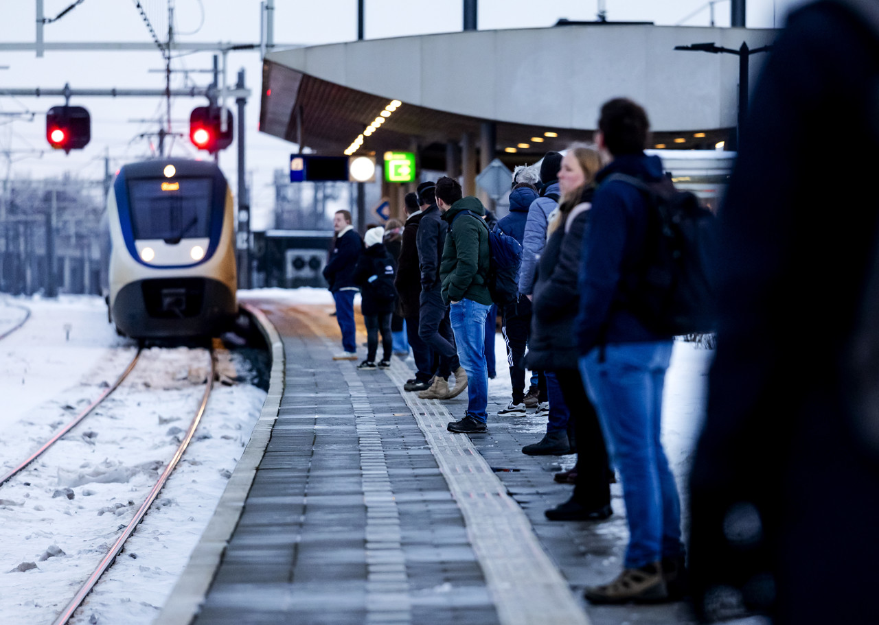 Hele weekend minder treinen in heel het land vanwege sneeuw en ijs