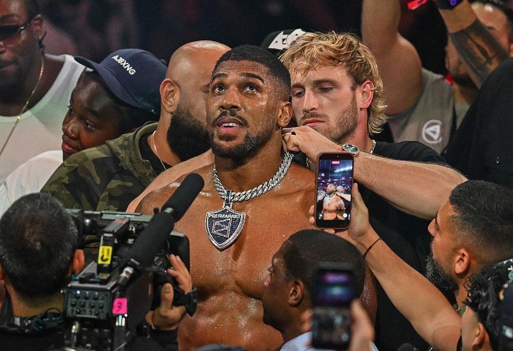 Anthony Joshua pays tribute to personal trainer and former ...