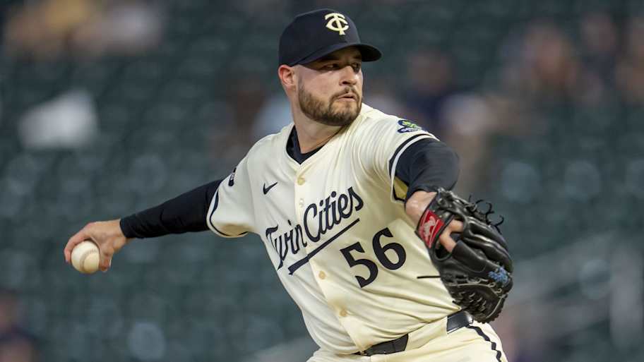 Diamondbacks reportedly sign former Twins pitcher