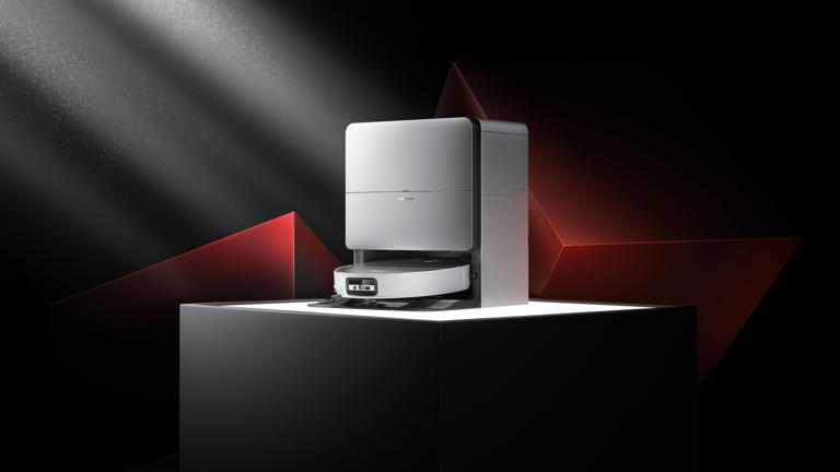 The new Roborock Saros 20 Sonic’s extendable mop is a game-changer ...