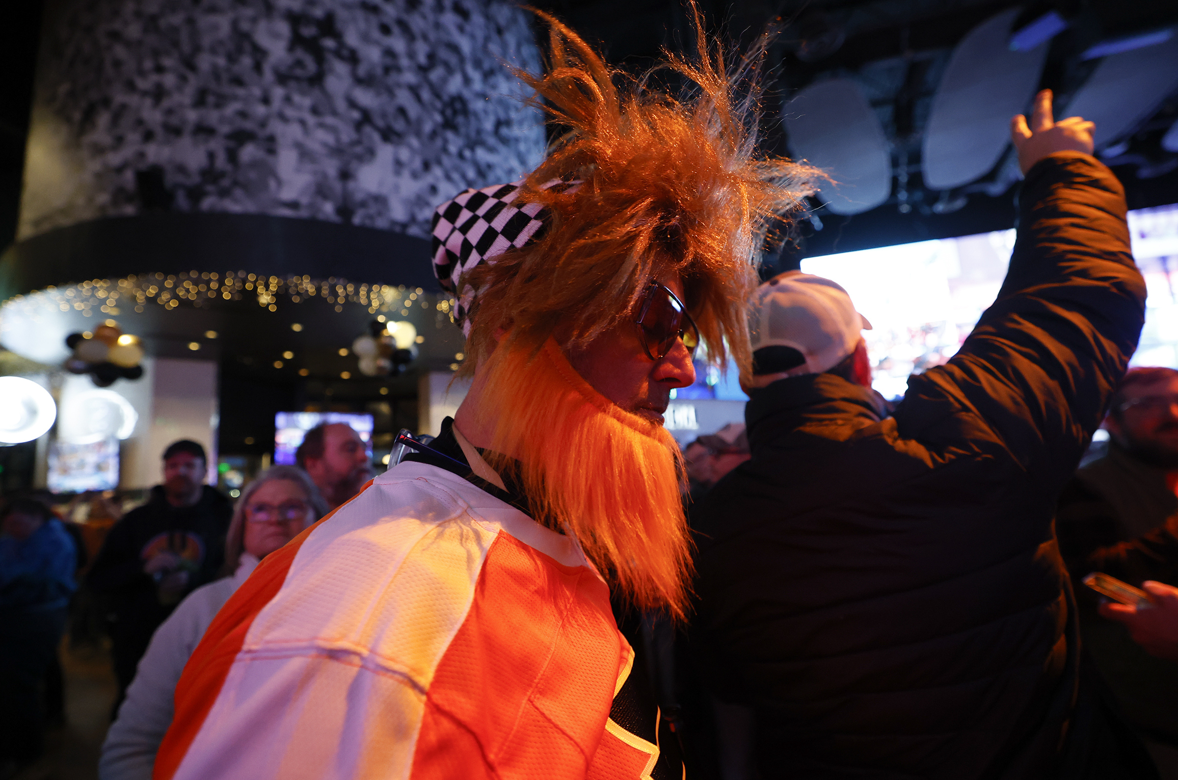 Flyers’ first Phish night had DIY Gritty costumes, Phish trivia, and ...