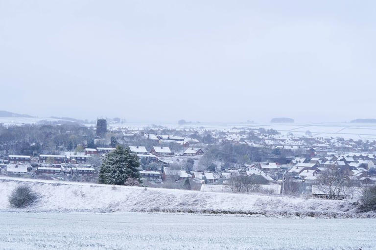 UK weather maps show exact time more snow will hit Yorkshire on Sunday