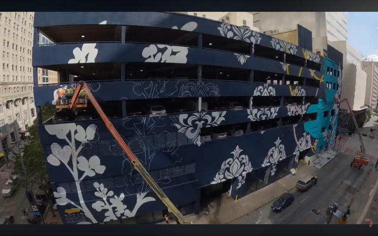 New five‑story mural unveiled in downtown Dallas