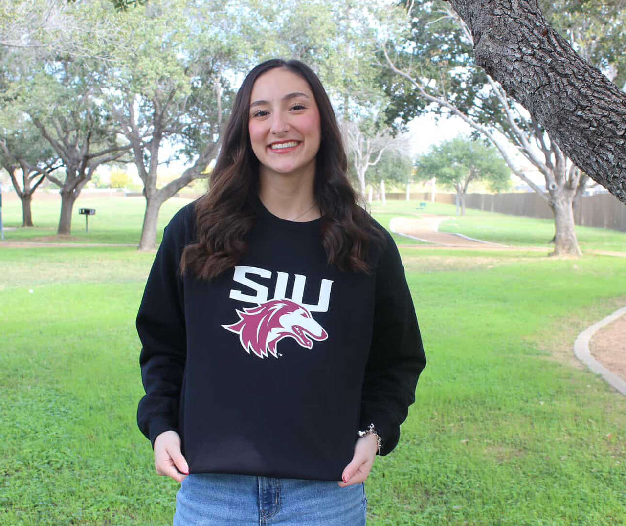 Division I SIUC 'a perfect match' for Alexander's Carolina Elizondo