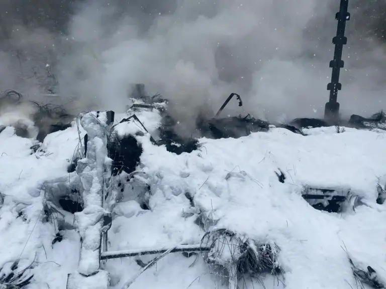 Lkw-Brand auf A21: Schwarze Rauchsäule weiterhin sichtbar