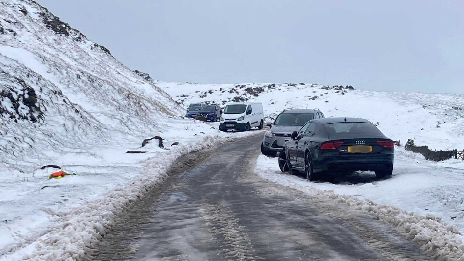 Abandoned cars leave Peak District pass blocked