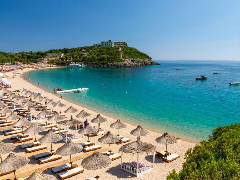 👎 Done with America? Here are 10 countries where you can live well on ...