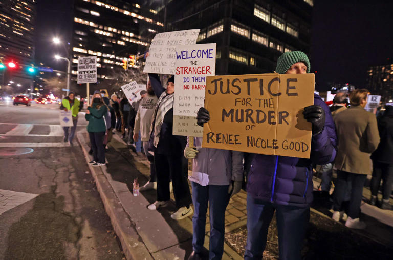 ‘United, we can push back’: Cleveland activists protest ICE killing of ...