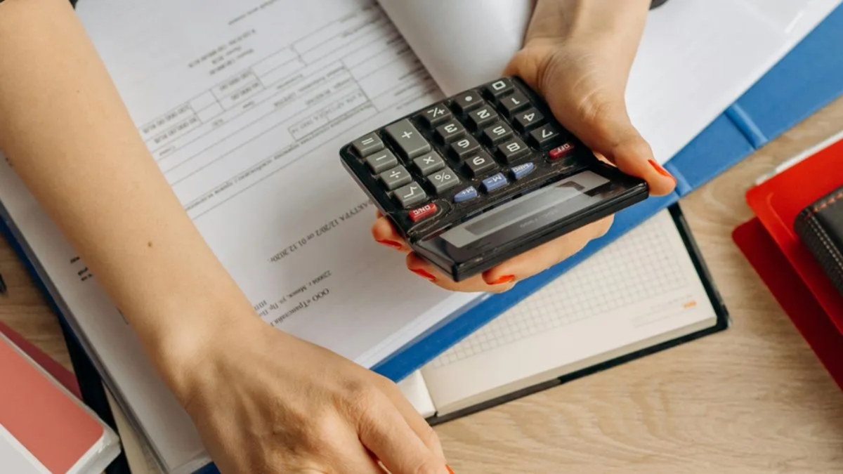 Simple interest calculator vs compound interest calculator for personal ...