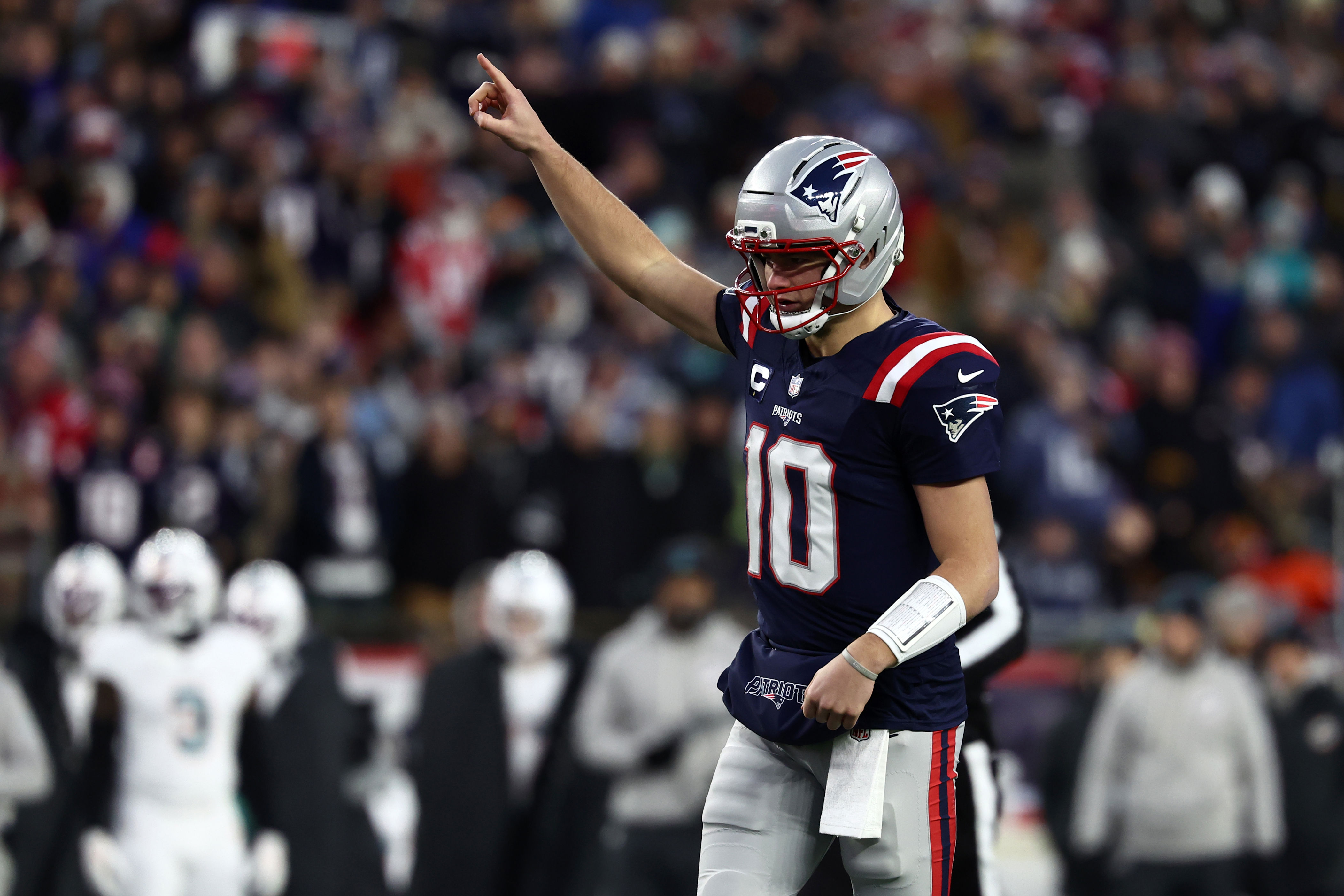 Drake Maye and the Patriots have turned things around with explosive plays