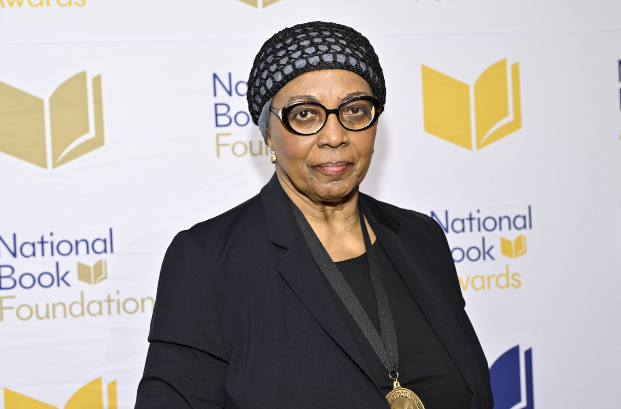 Schrijfster Astrid Roemer (78) overleden in Paramaribo