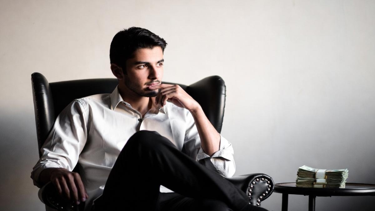 6 Hidden Signs Youre Living the Upper Middle-Class Life (Even If You ...