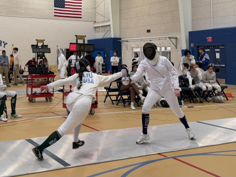 Ridge fencer Charlotte Liu captures 100th win