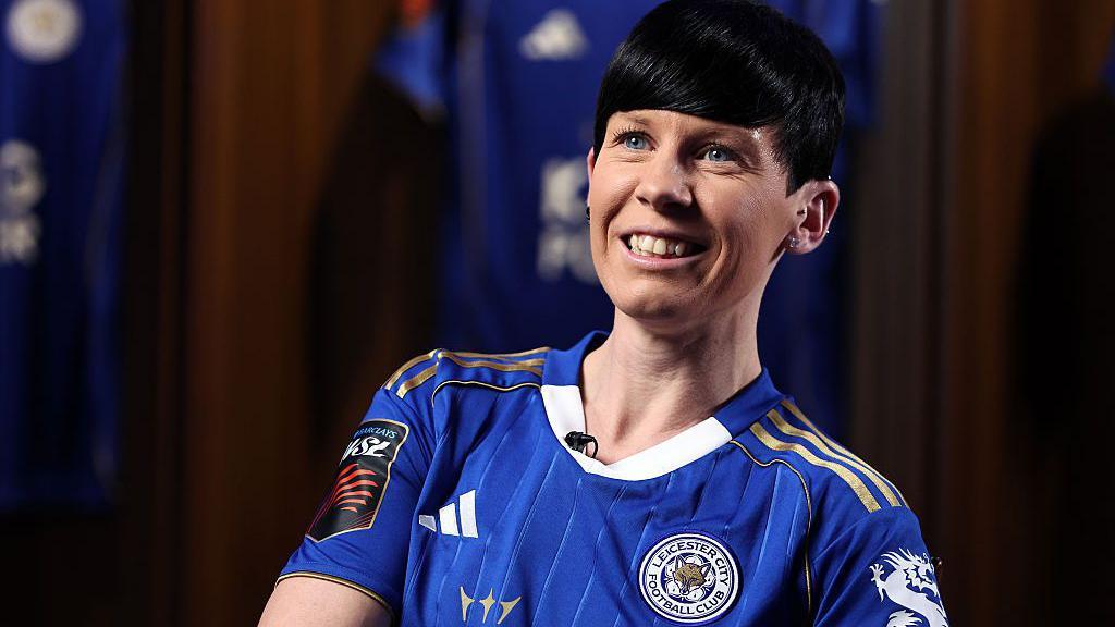 'Emotional' Spurs return for Leicester's Neville