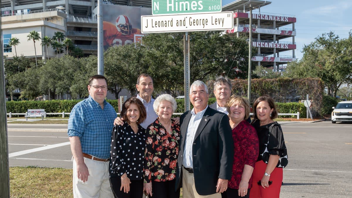 City of Tampa pays homage to two late local icons with honorary street sign