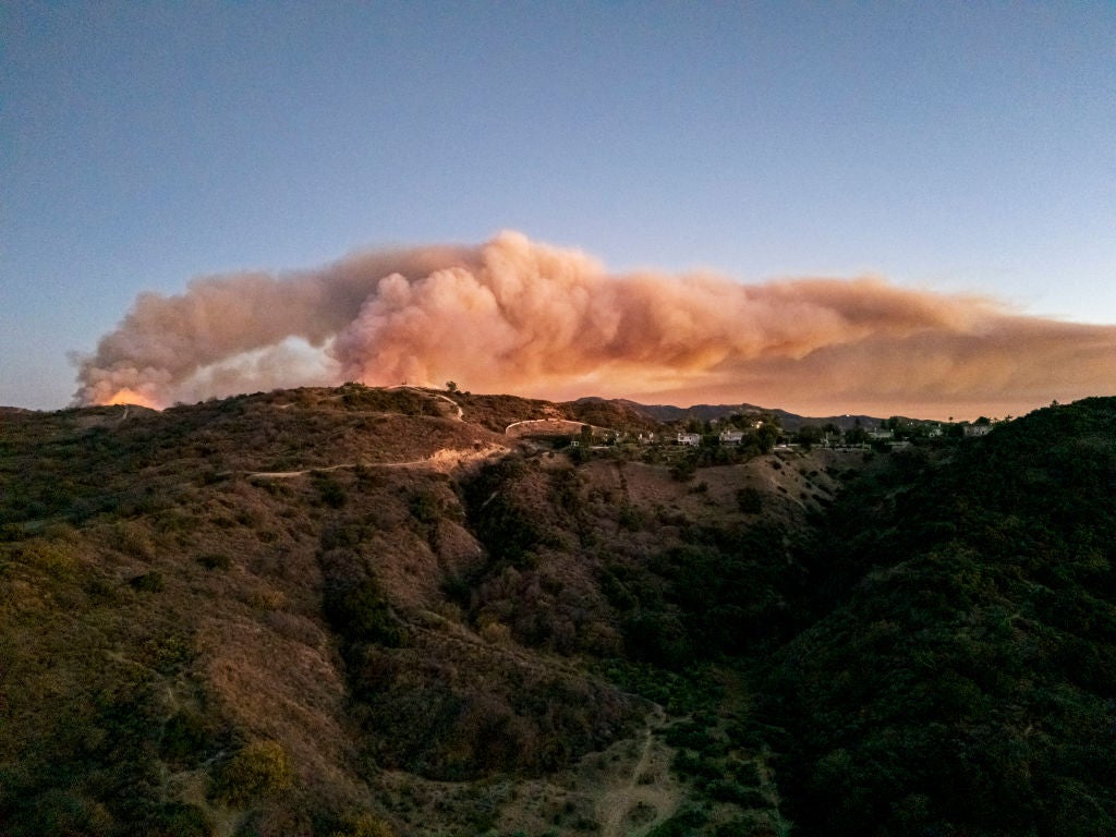 Santa Ana winds return nearly 1 year after helping spark historic Los ...