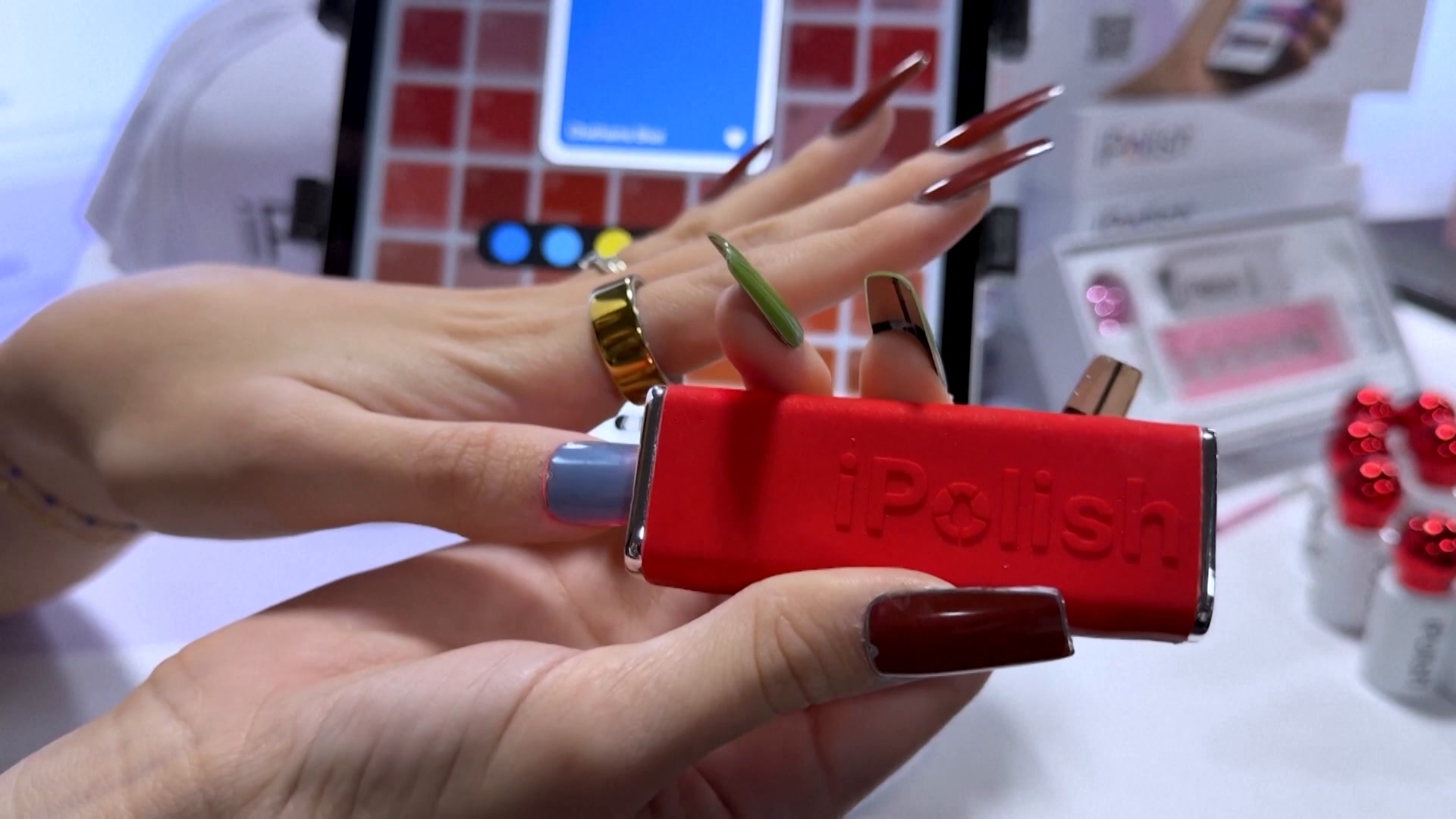 Color-changing smart nails unveiled at CES