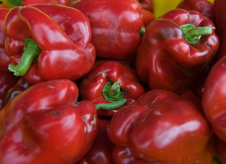The best color bell pepper to eat if you want maximum immune support