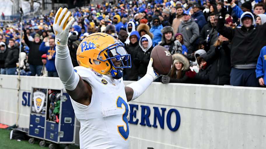 Texas and Sark look to make biggest portal splash yet with coveted LB ...