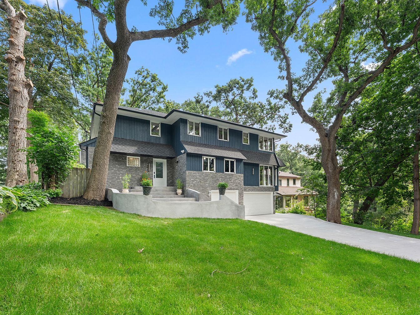 1926 lakefront home in Saint Paul, Minnesota, featuring panoramic water ...