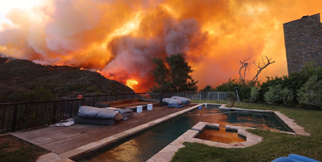 37 celebrities who tragically lost their homes in the wildfires last ...