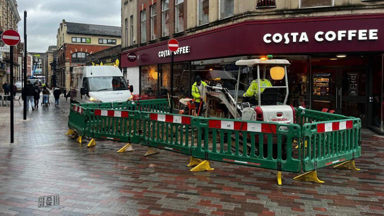 Power cut forces town centre shops to shut