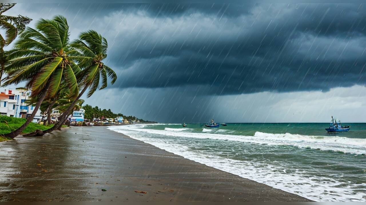 Chennai to witness cyclone-driven heavy rain? Orange alert in delta ...