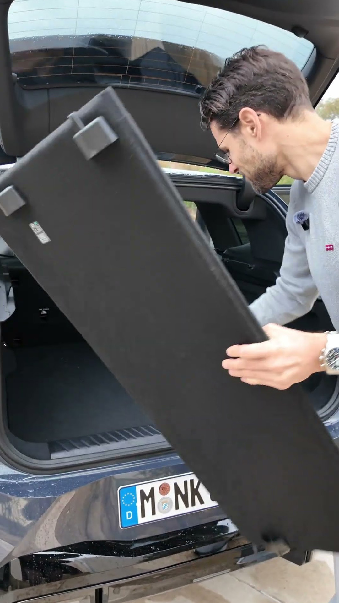 The trunk space in the new BMW iX3