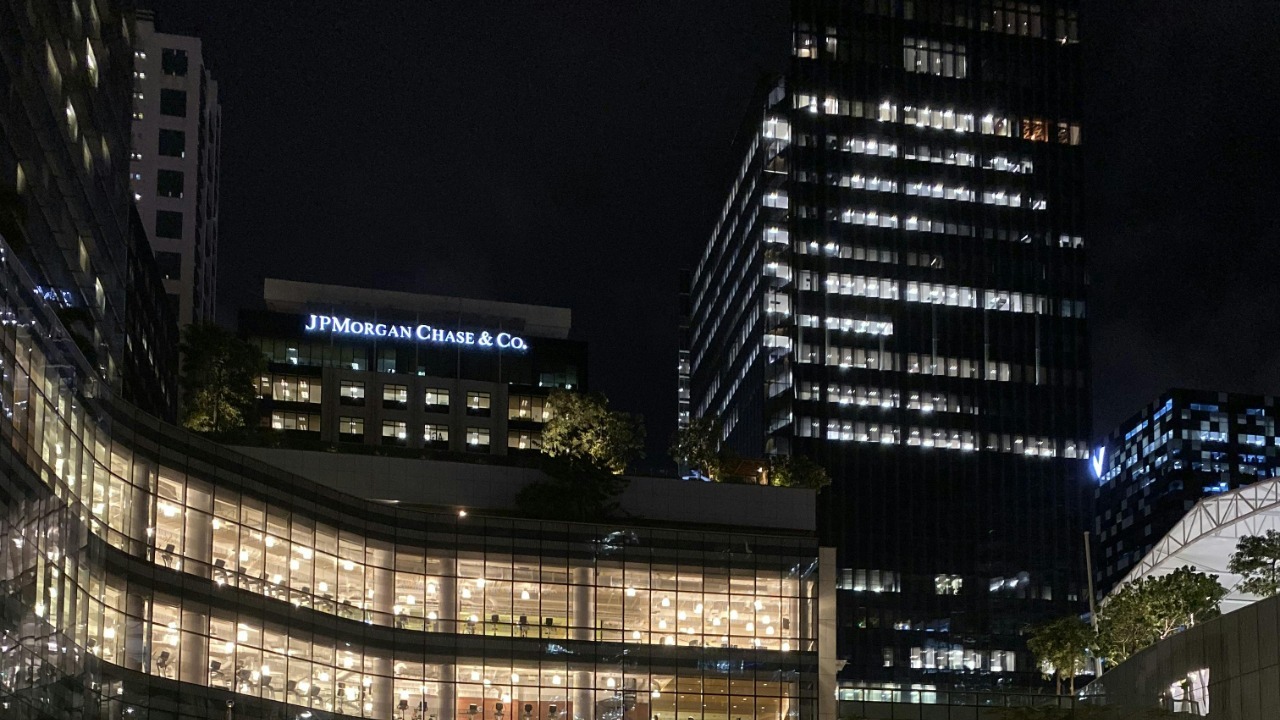 JPMorgan breaks ranks and drops proxy advisers completely