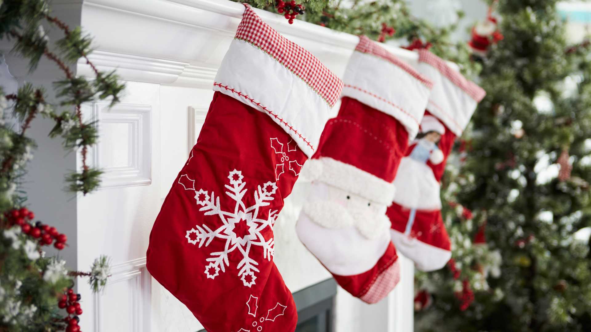 South Carolina woman wins $200,000 after Santa leaves lottery ticket in ...