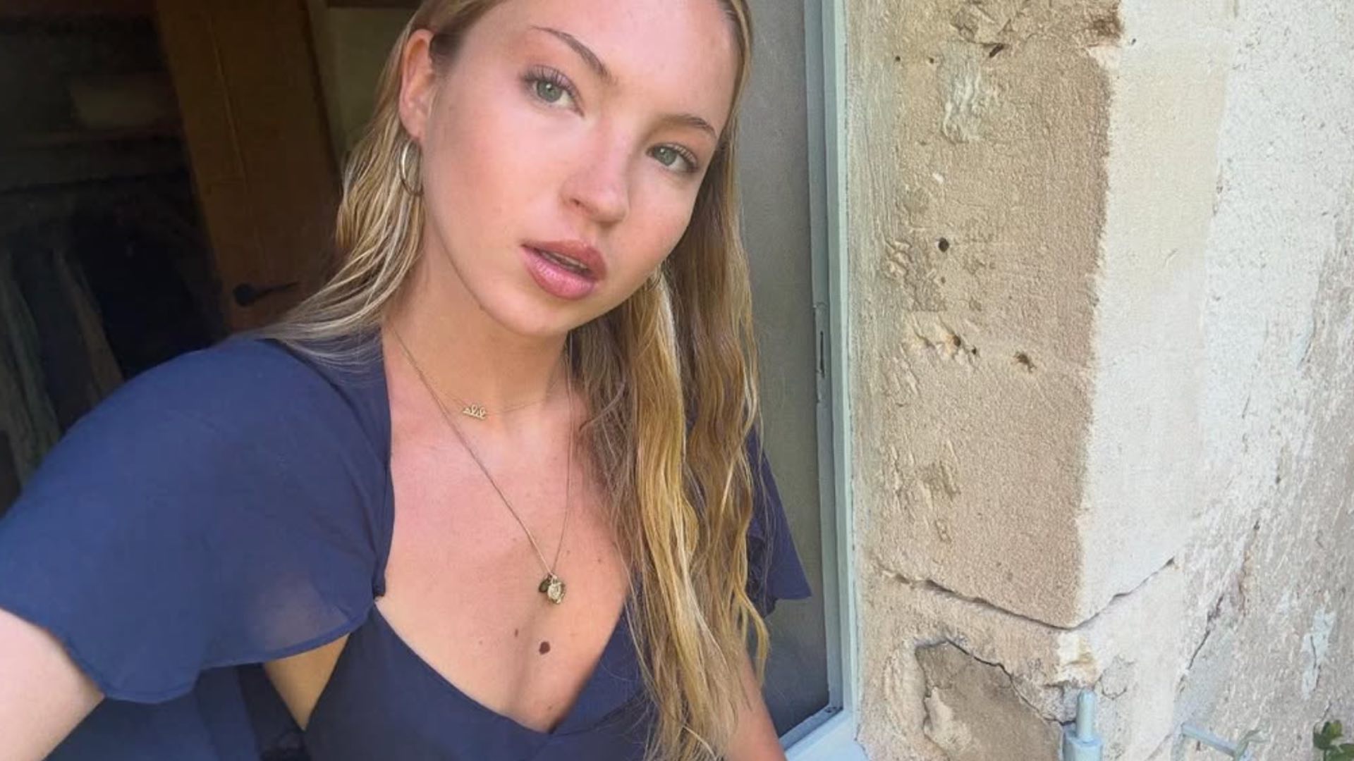 La fille de Kate Moss fait sensation à la plage avec un look qui ne ...