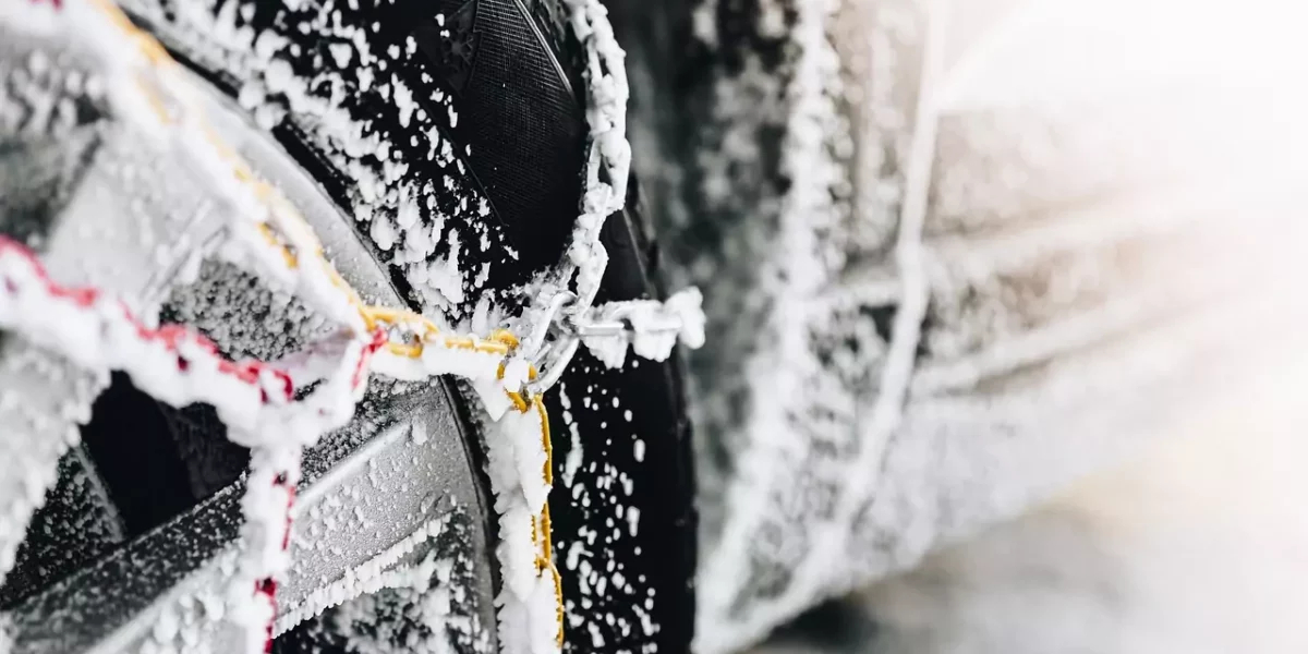 Winterliche Fahrbahn: Hier gilt in Kärnten aktuell Schneekettenpflicht