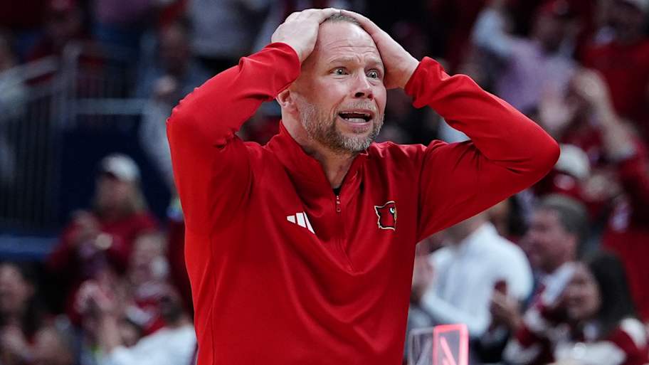 3 glaring reasons Louisville basketball fans should be very concerned