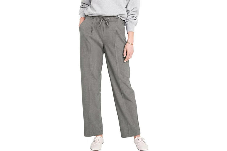 Jennifer Garner wore polished but stretchy pants that make looking put ...