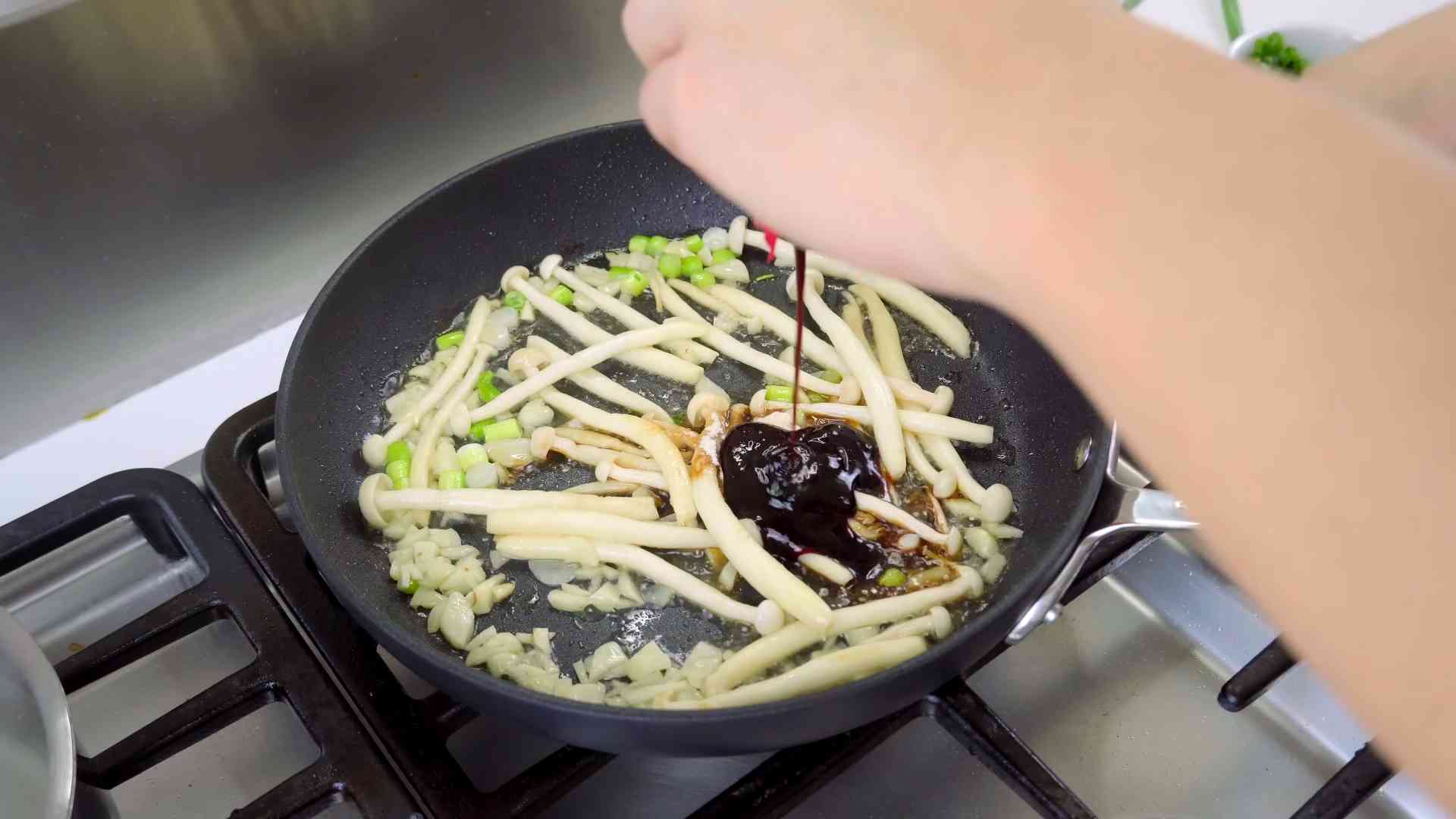 How this simple trick upgrades 1 dollar noodles