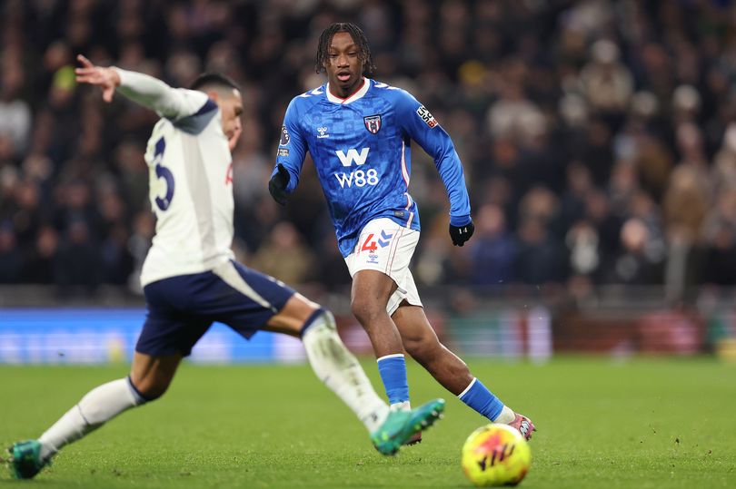Sunderland make transfer decision after bid as target's agent hatches plan