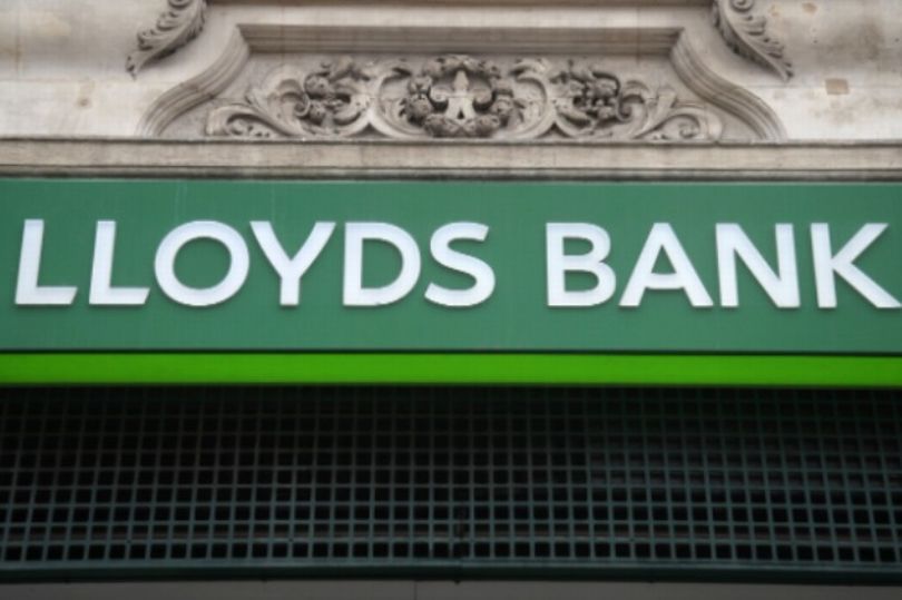 Lloyds Bank issues urgent warning over Royal Mail scam doing rounds