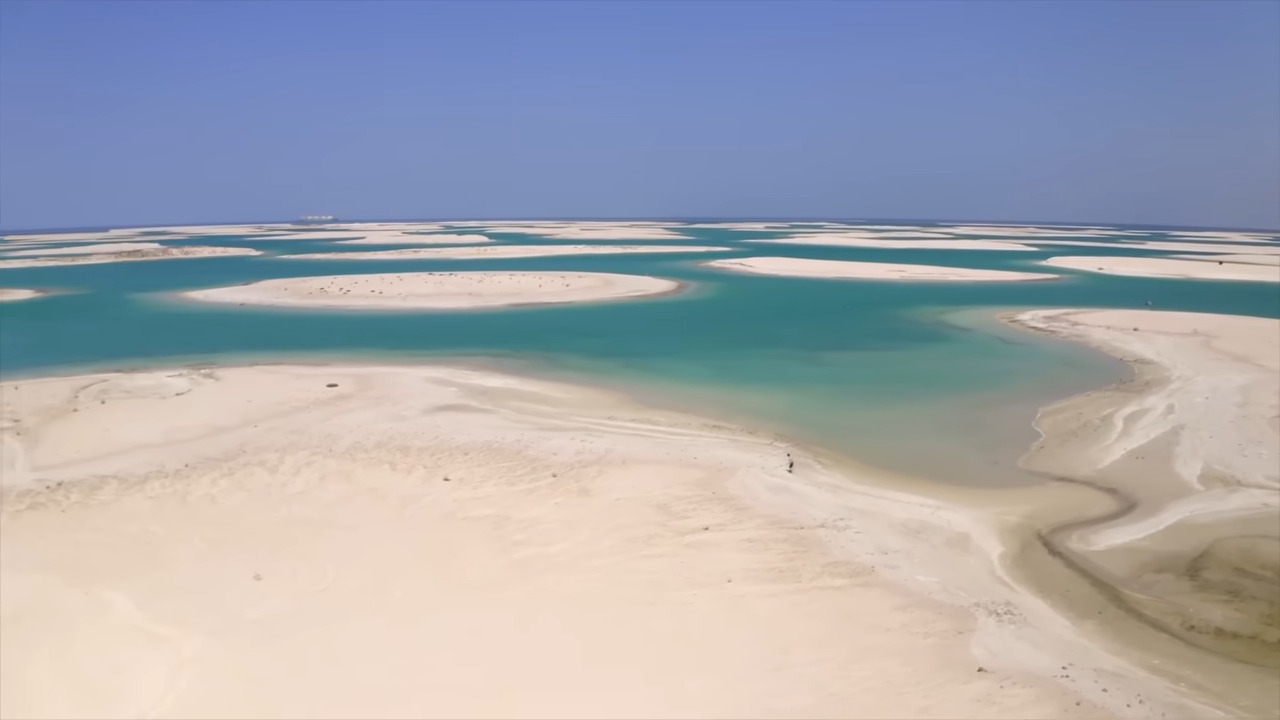 This border has no guards, no gates, no control... "Nobody checks"