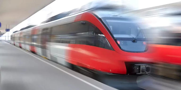 Im Zug mit Messer ausgeraubt: Täter wurde schnell gefunden