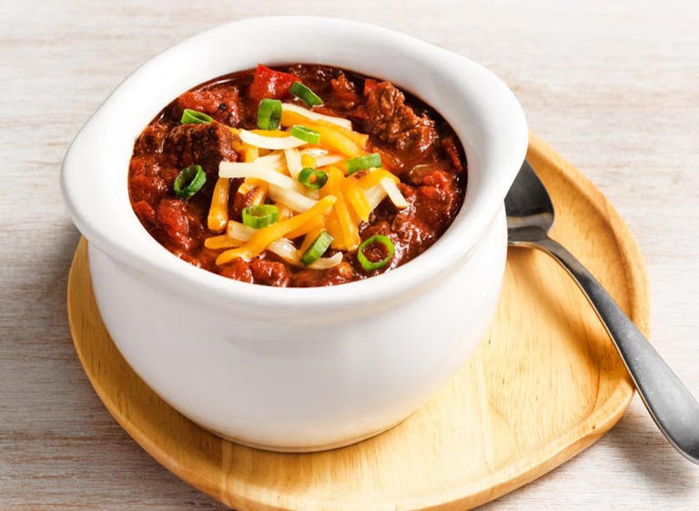 5 chain chili bowls fans say are all about the beef
