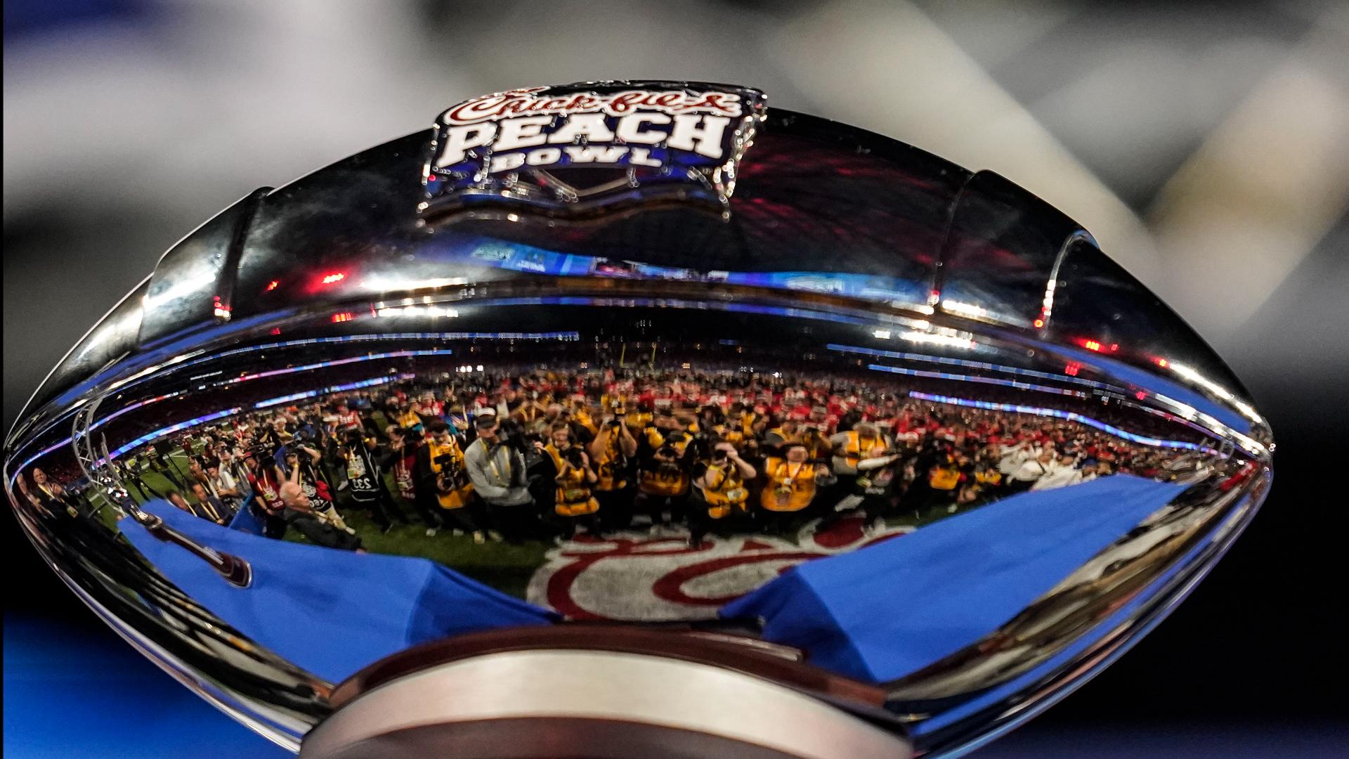 Oregon Ducks to face Indiana Hoosiers Friday night in Peach Bowl