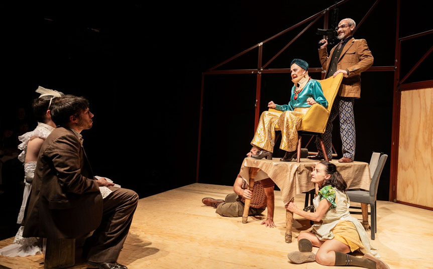 'El adiós': una sátira que mira a la familia y el clasismo