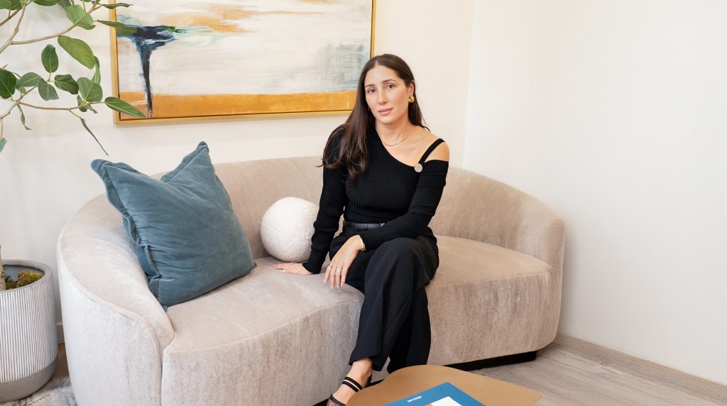 'Shrink wrapping' is the hot new skin-tightening and fat-melting ...